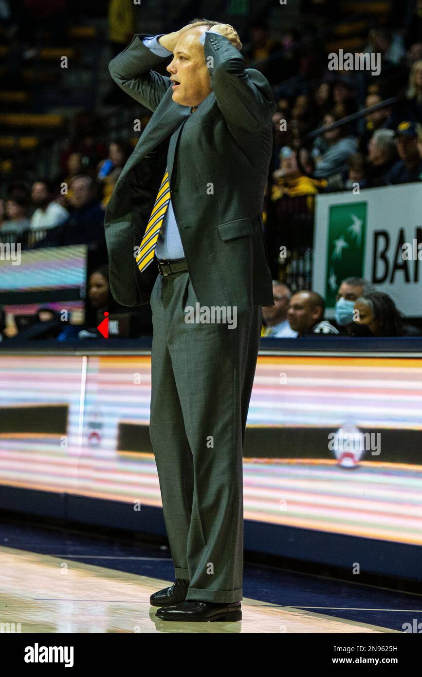 Pac 12 officials hi-res stock photography and images - Alamy