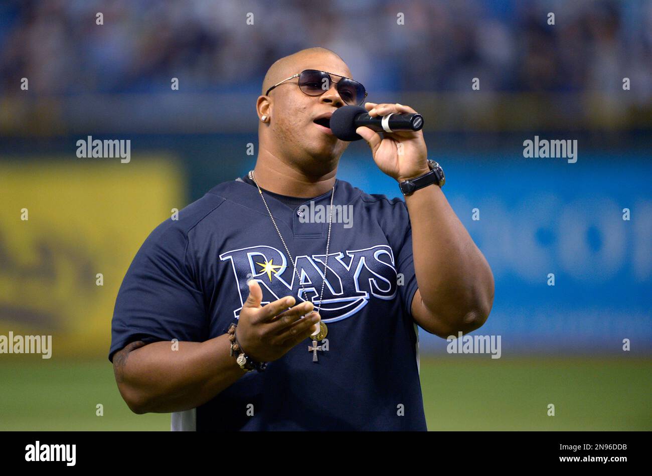 Entertainer Michael Lynche sings the national anthem prior to a ...