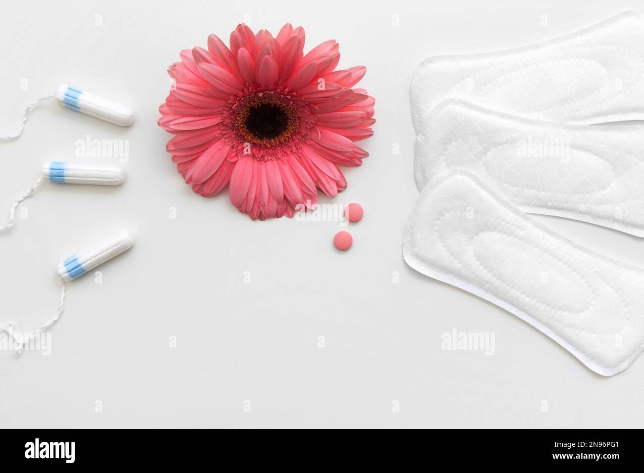 Tampon and hygiene pad on white background, female healthcare. Birth ...