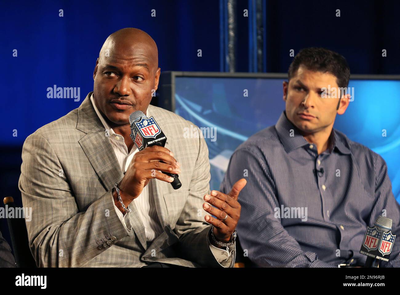 Former NFL linebacker Derrick Brooks, left, and former NFL player Wayne ...