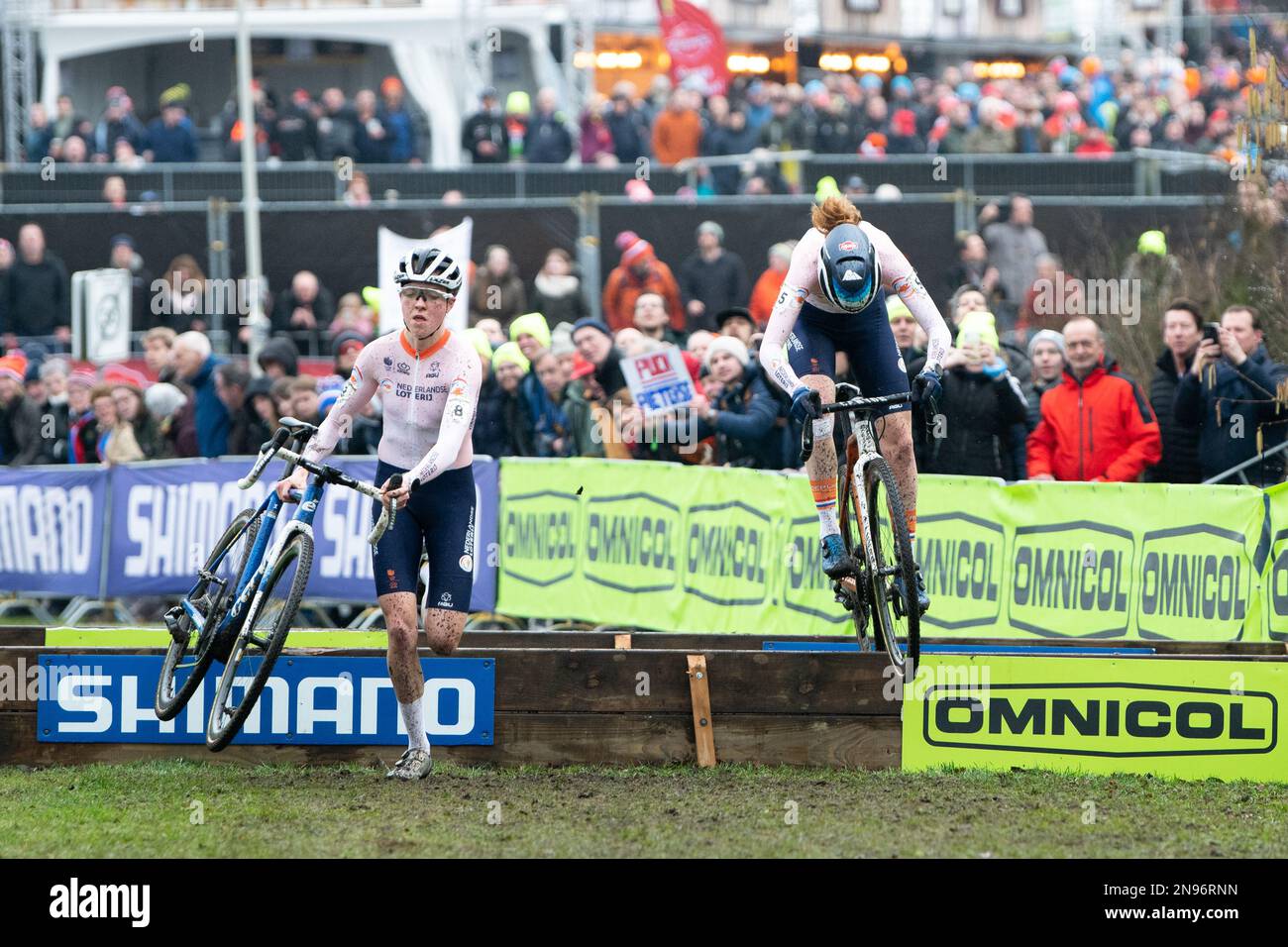 Fem Van Empel and Puck Pieterse hop the barriers in the Cyclocross ...