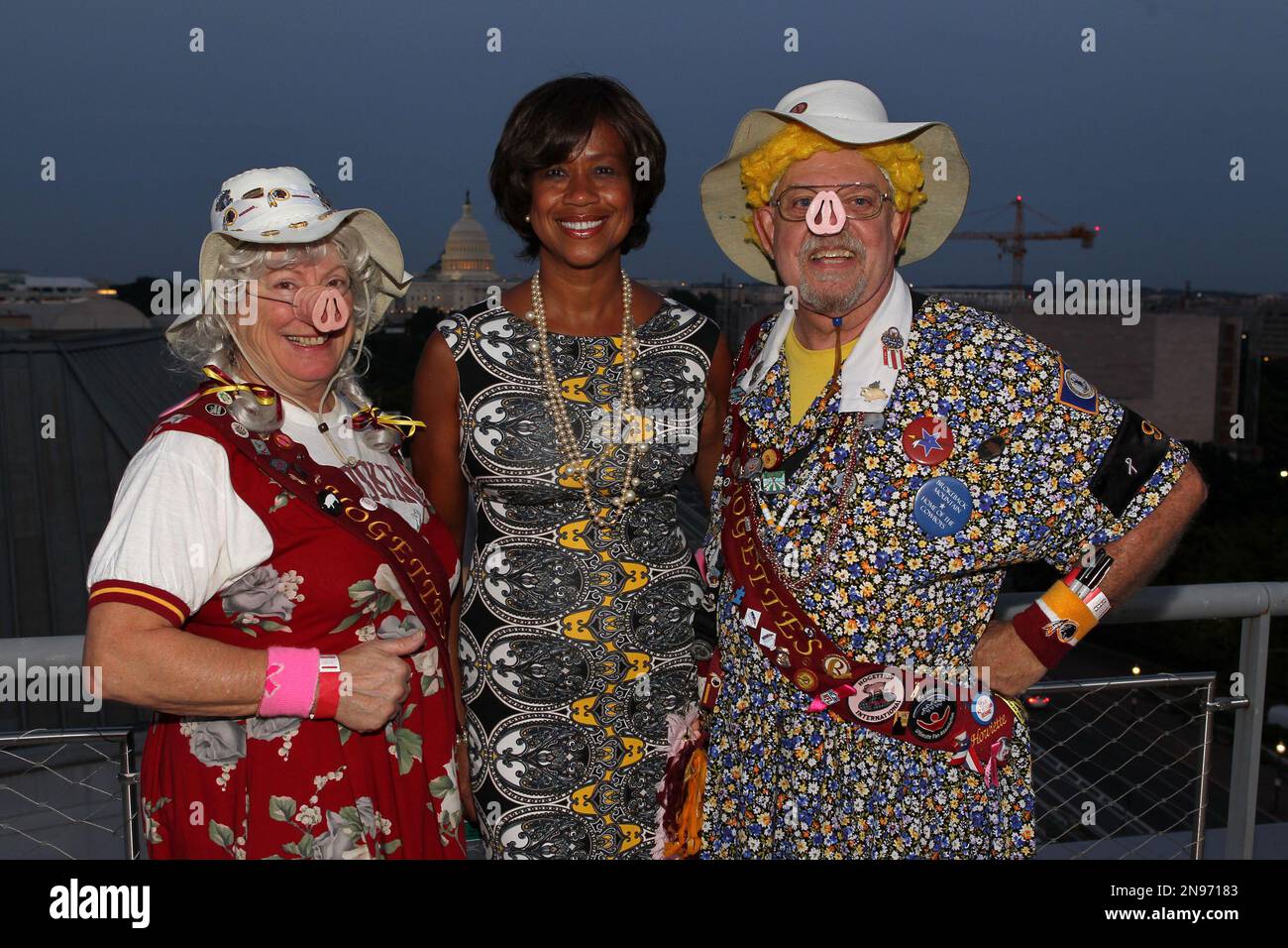 COMMERCIAL IMAGE - Hogettes' Susan Gundling, left, and Howard Churchill ...