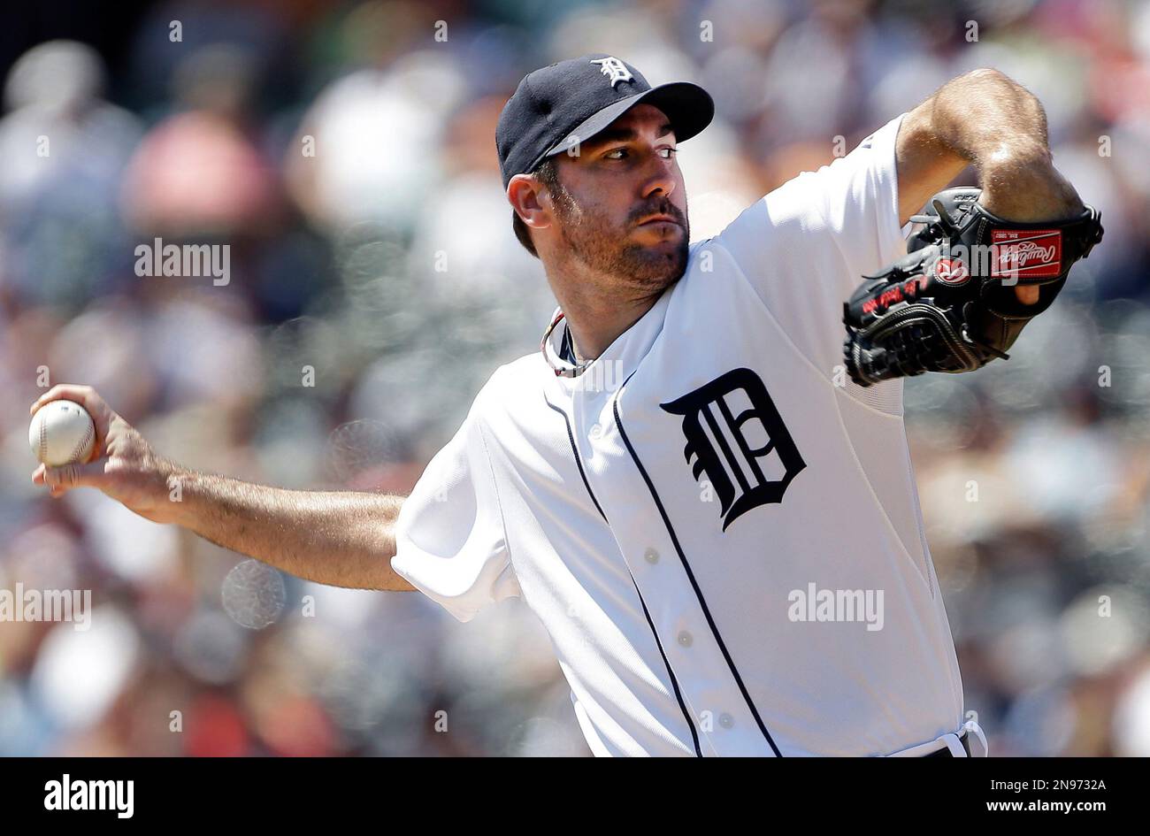 Detroit Tigers pitcher Justin Verlander throws against the Toronto Blue ...