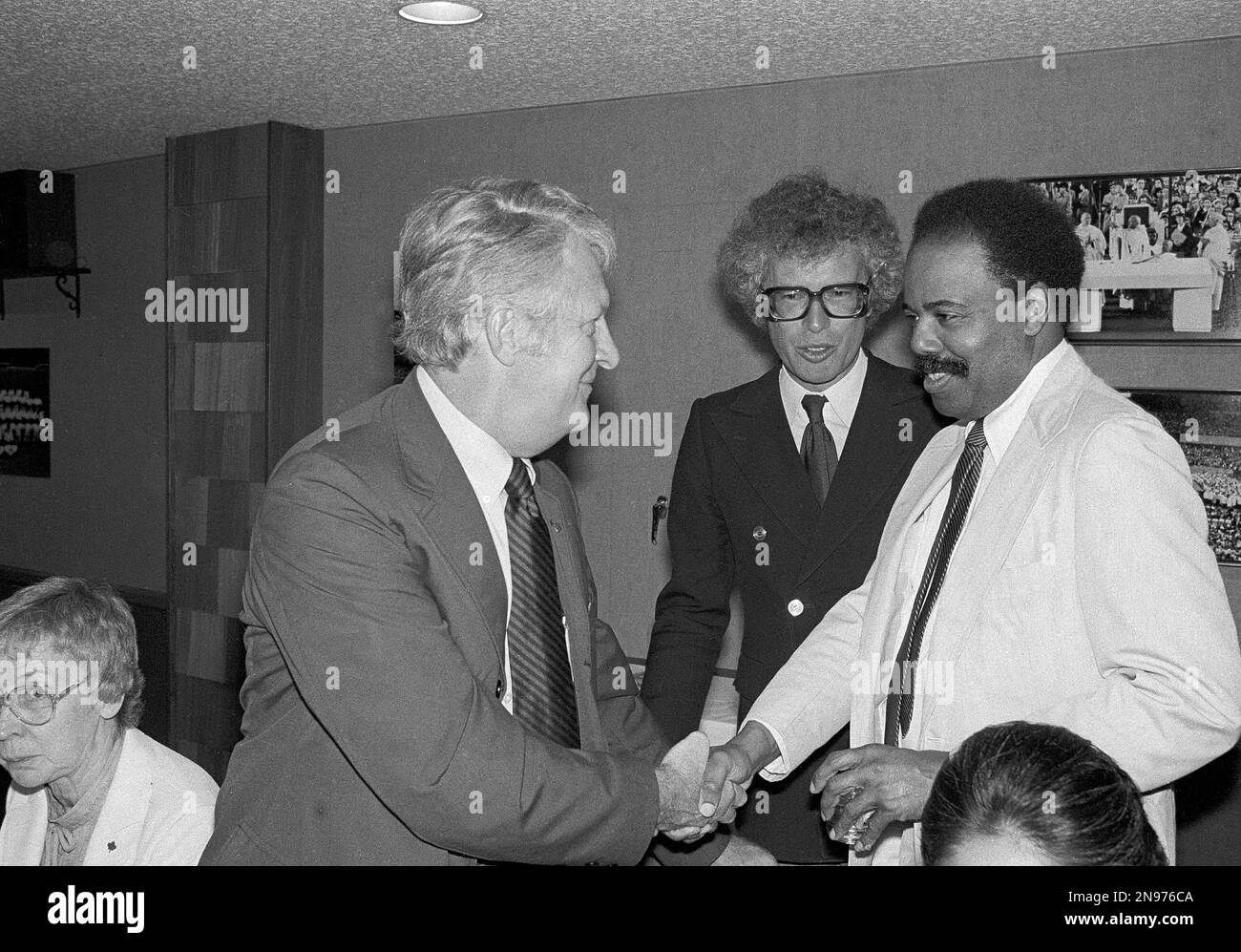 United States Ambassador to the United Nations, Donald McHenry, right ...