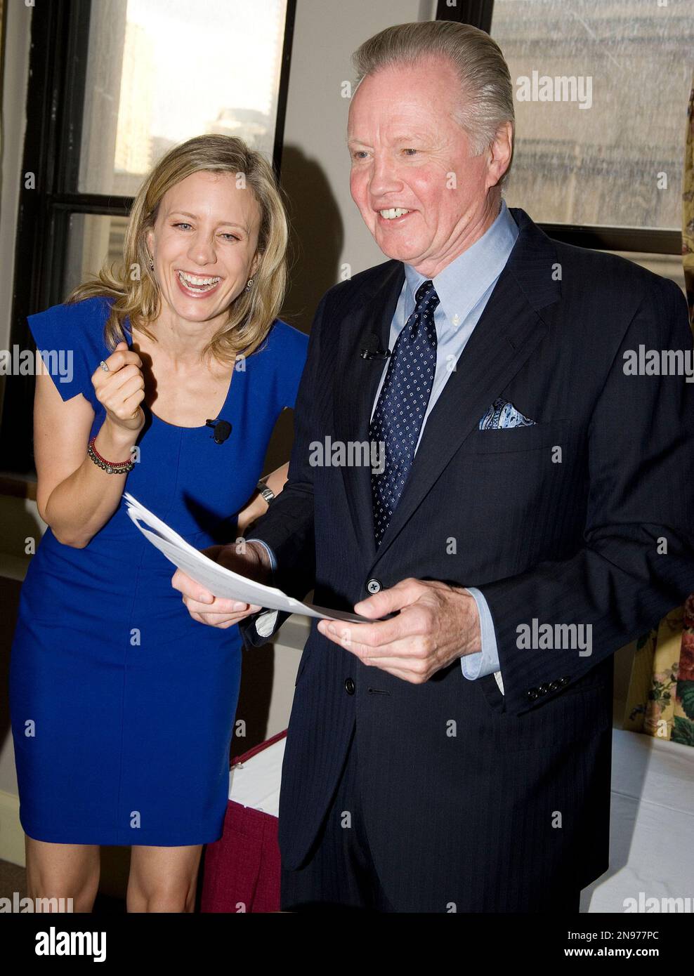 Television personality Liza Fromer, left, and actor Jon Voight pose for ...