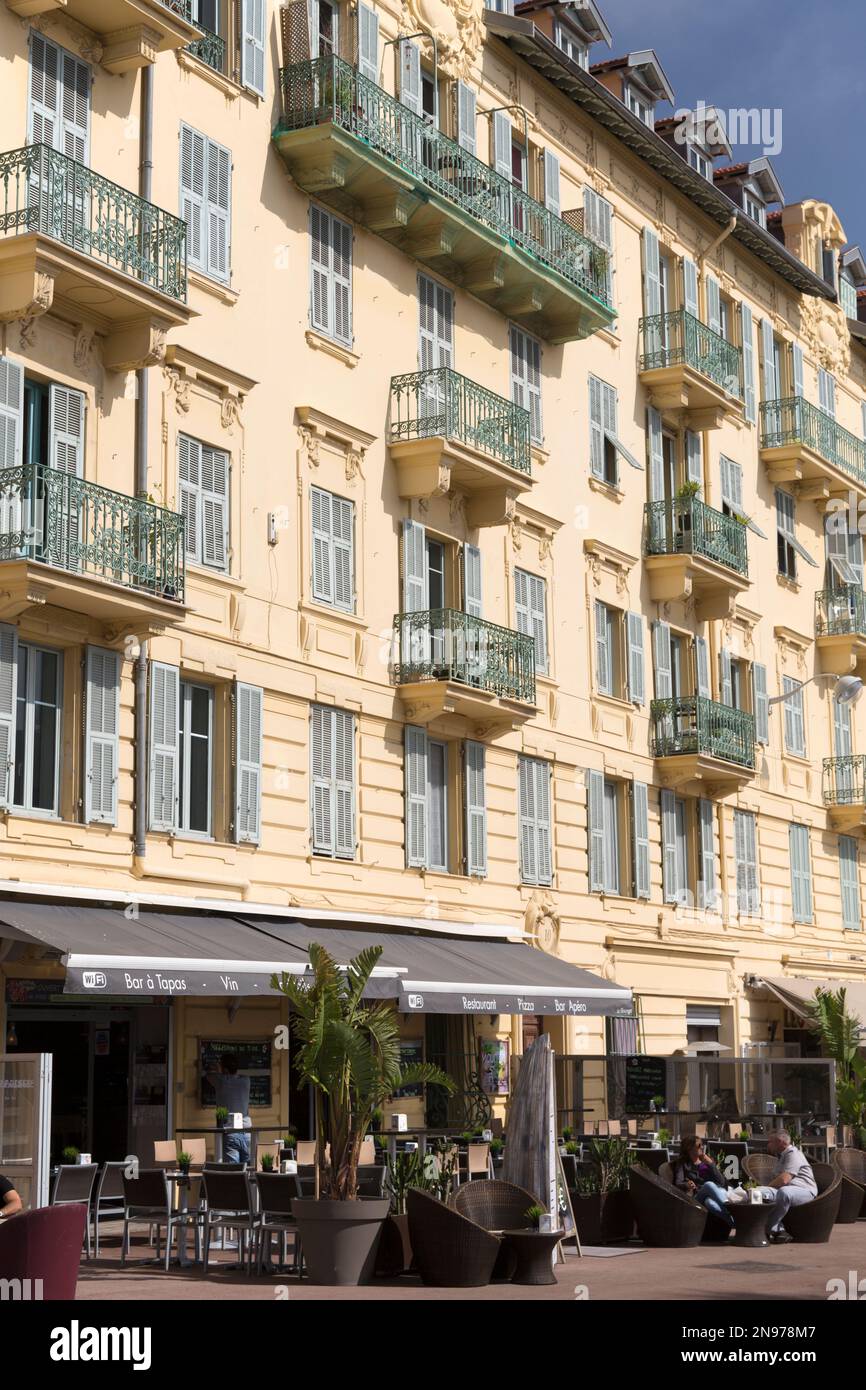 France, Nice, street cafes and bars along aisle des Anglaise Stock ...