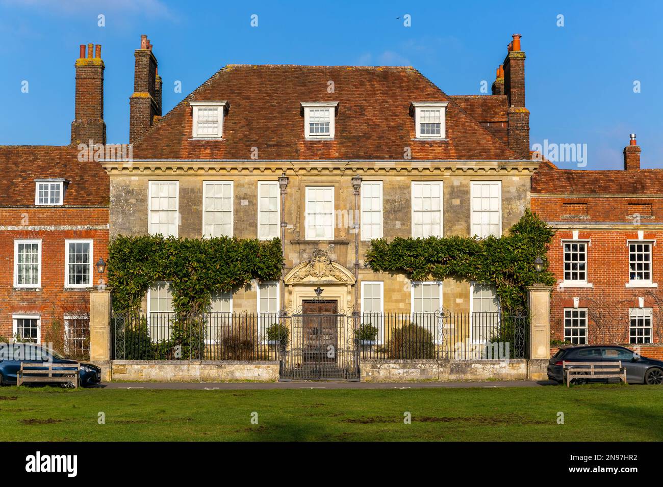 Eighteenth century georgian architecture of mompesson house hi-res ...