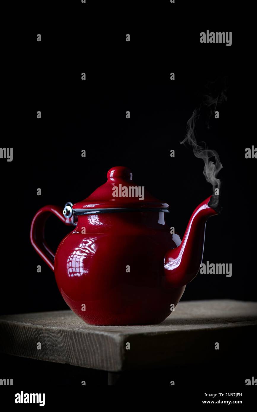 Water boiling inside cooking pot hi-res stock photography and images ...