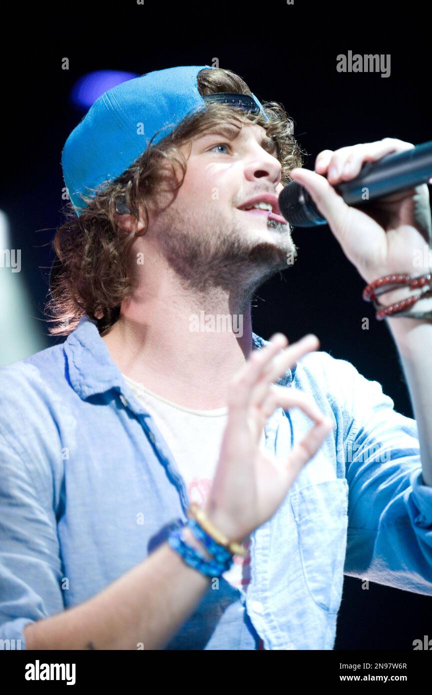 The Wanted Jay Mcguiness Kissing