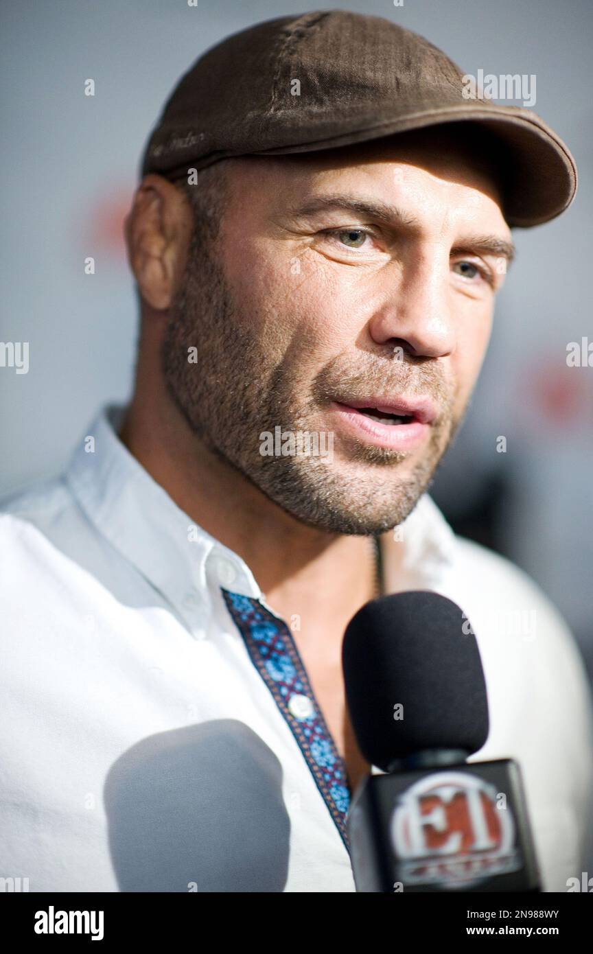 UFC Fighter/Actor Randy Couture arrives on the red carpet for the ...