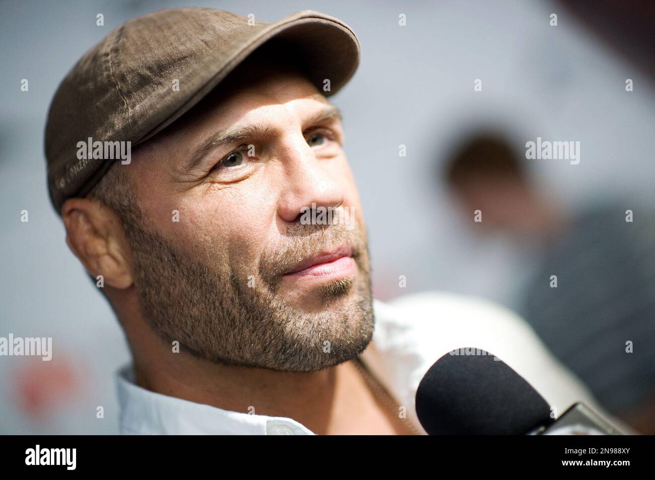 UFC Fighter/Actor Randy Couture arrives on the red carpet for the ...