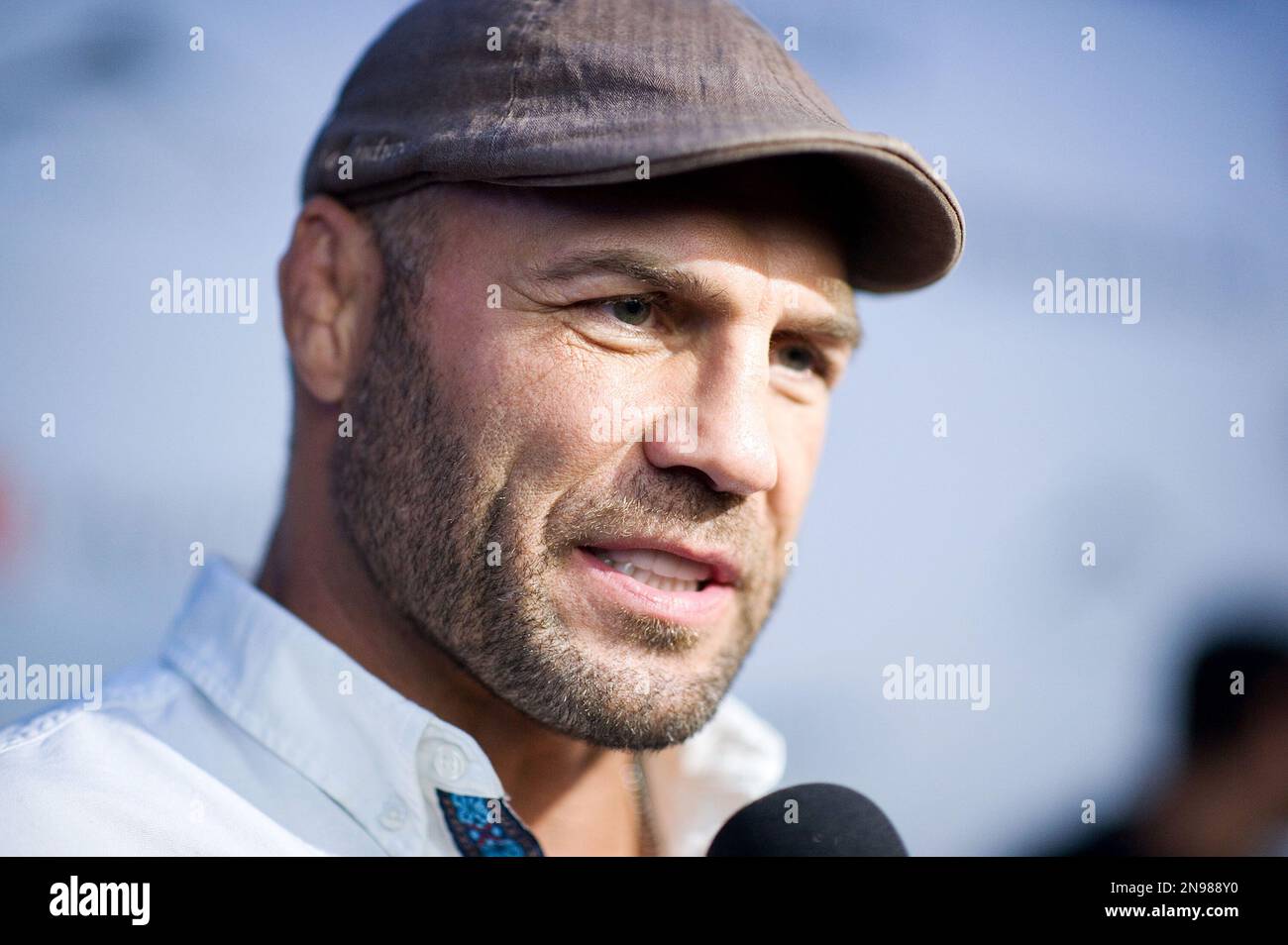 UFC Fighter/Actor Randy Couture arrives on the red carpet for the ...