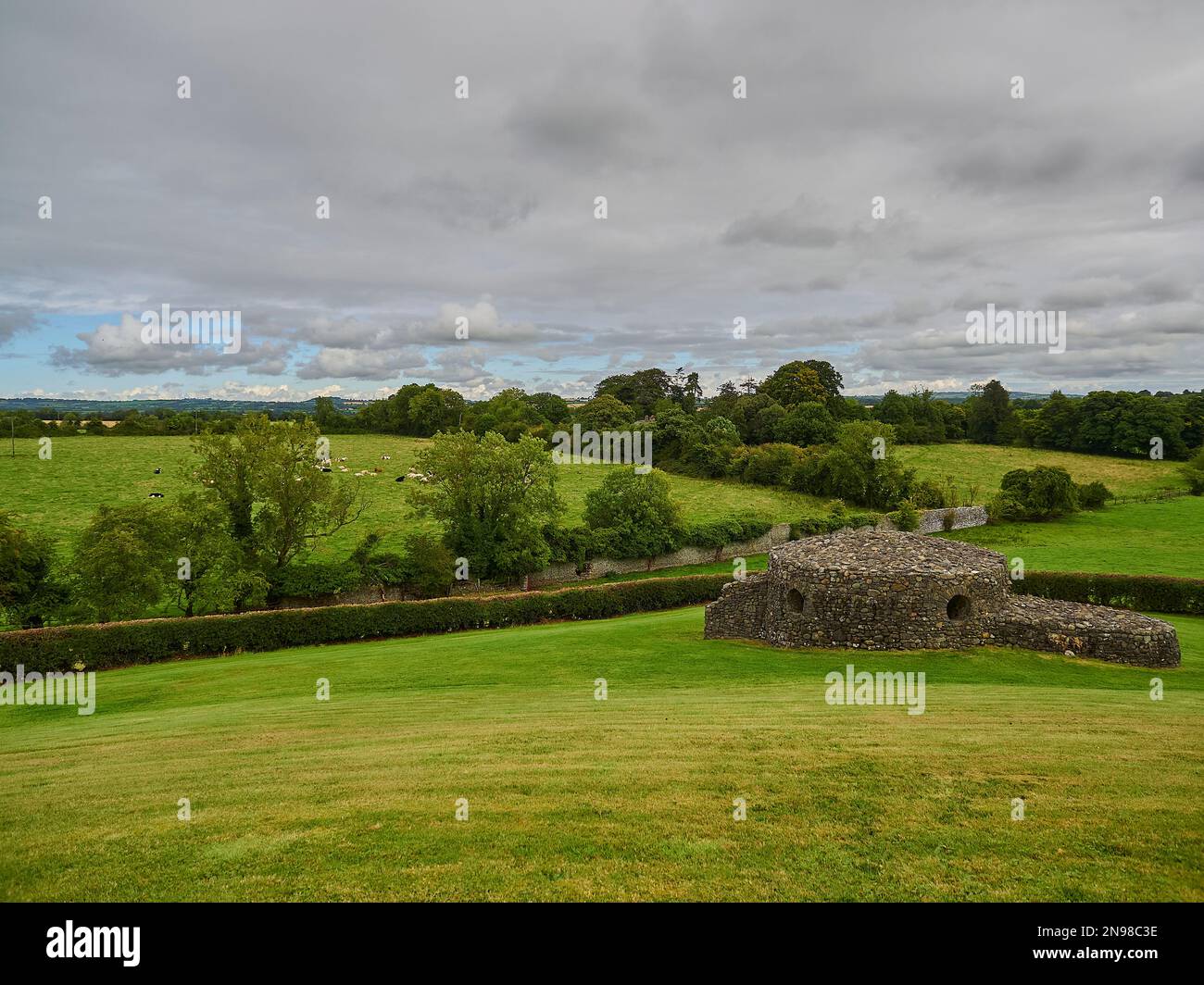 Prehistoric tomb hi-res stock photography and images - Alamy