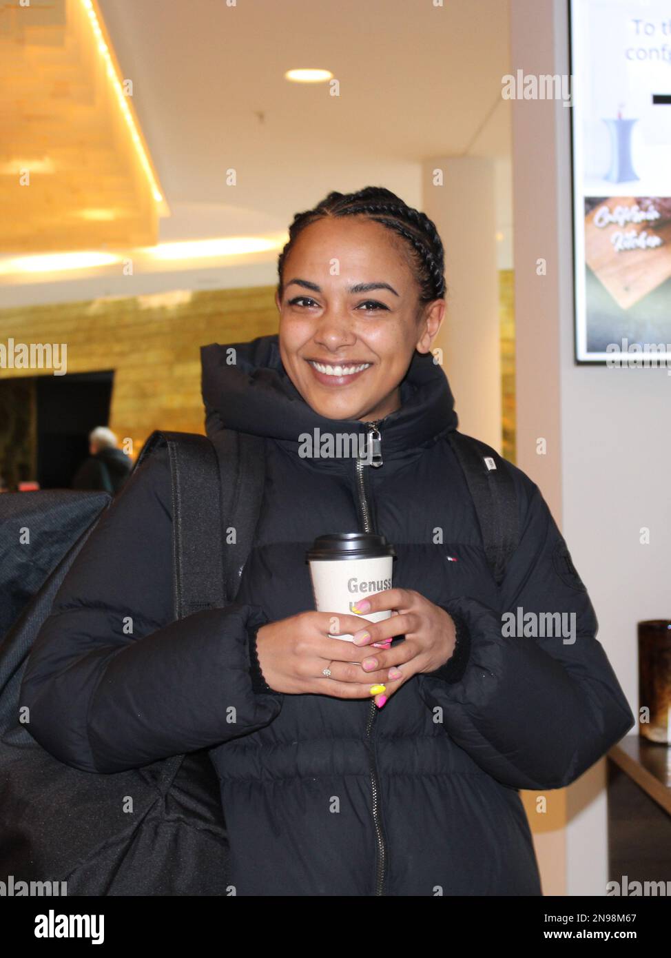 Janique Johnson nach der Fernsehshow 'RTL Turmspringen' aus der Schwimm ...