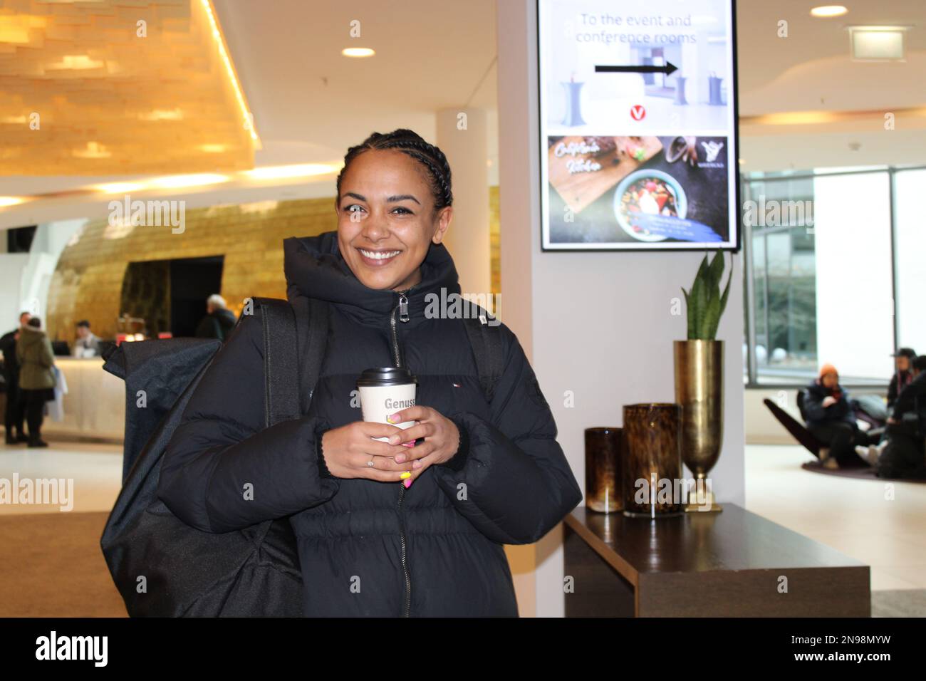 Janique Johnson nach der Fernsehshow 'RTL Turmspringen' aus der Schwimm ...