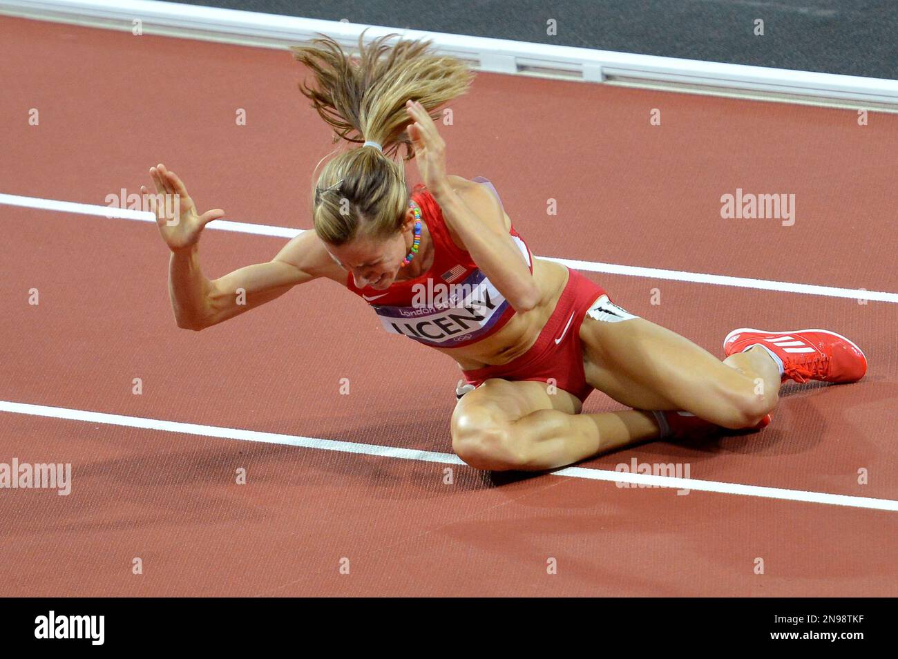 United States' Morgan Uceny reacts after falling in the women's 1500 ...