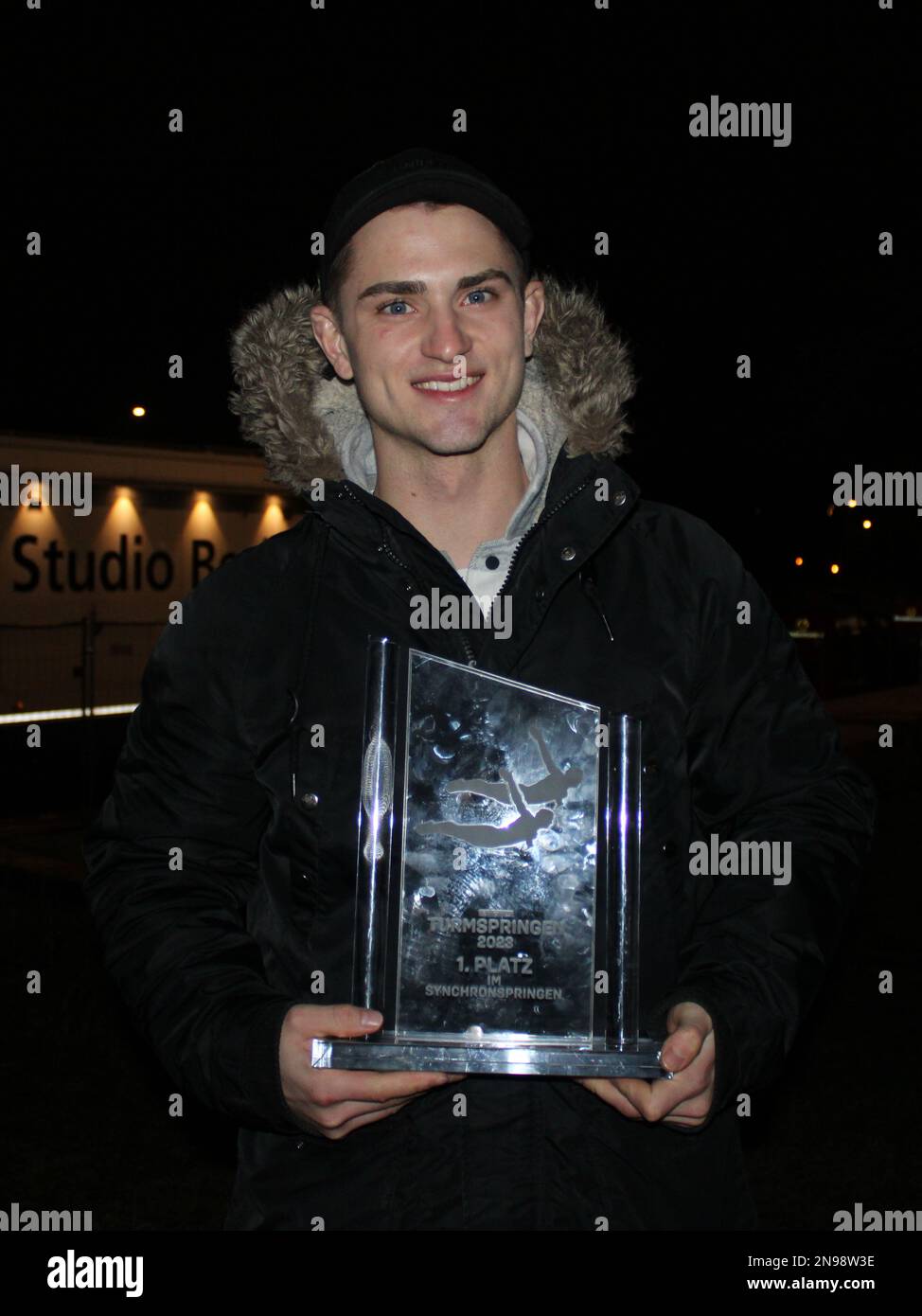 Simon Brunner nach der Fernsehshow 'RTL Turmspringen' aus der Schwimm ...