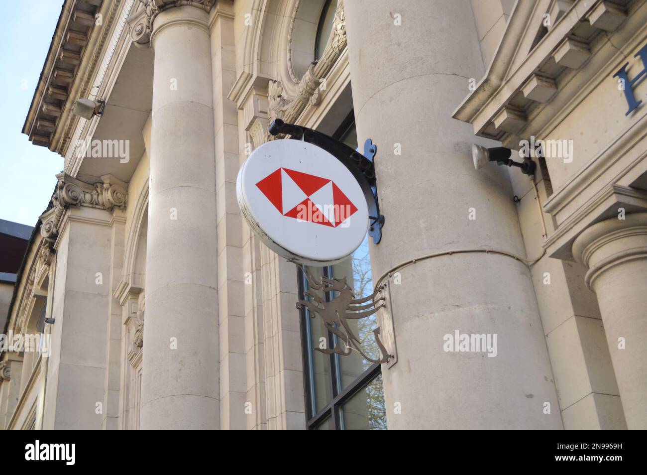 The worlds local bank hsbc hi-res stock photography and images - Alamy