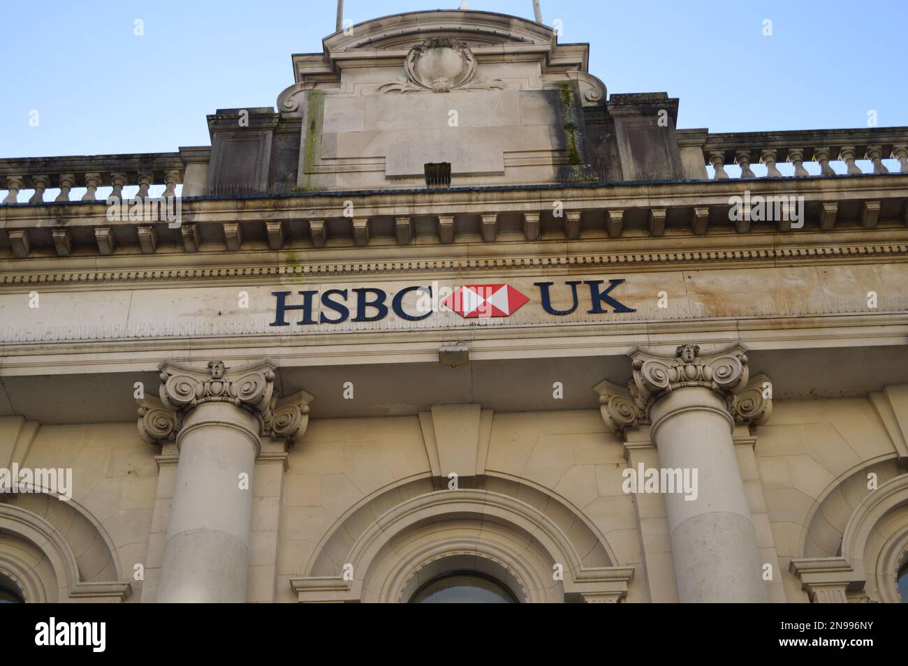 The worlds local bank hsbc hi-res stock photography and images - Alamy