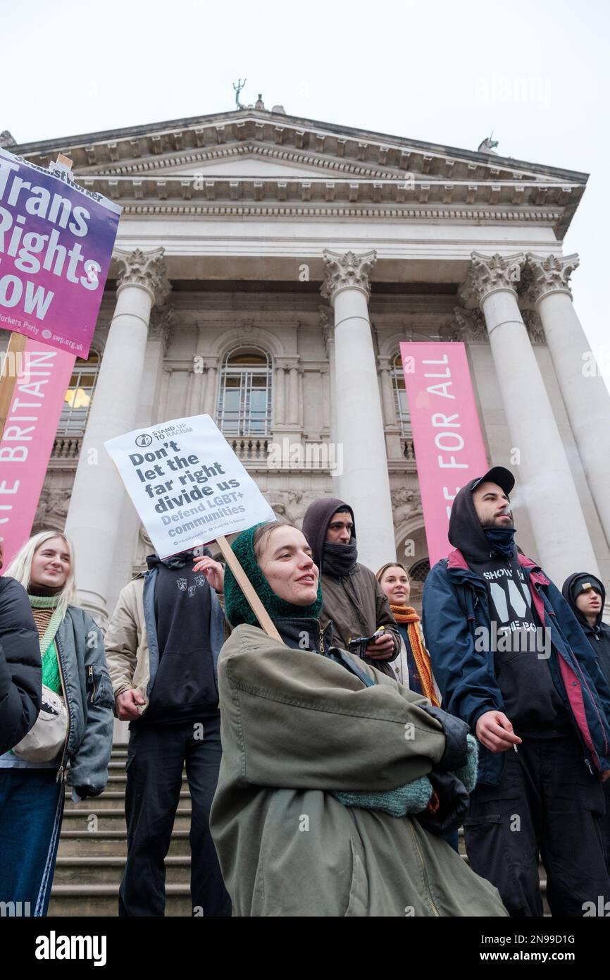 Defend drag queen hi-res stock photography and images - Alamy