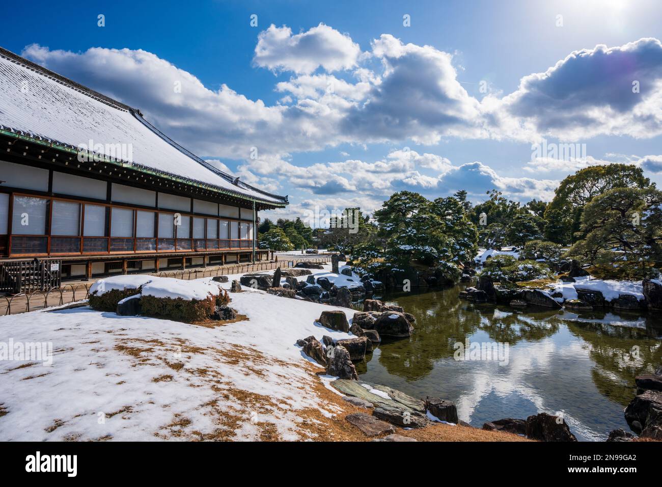 Nijo Castle Ninomaru Palace Garden with snow in winter. Kyoto, Japan ...