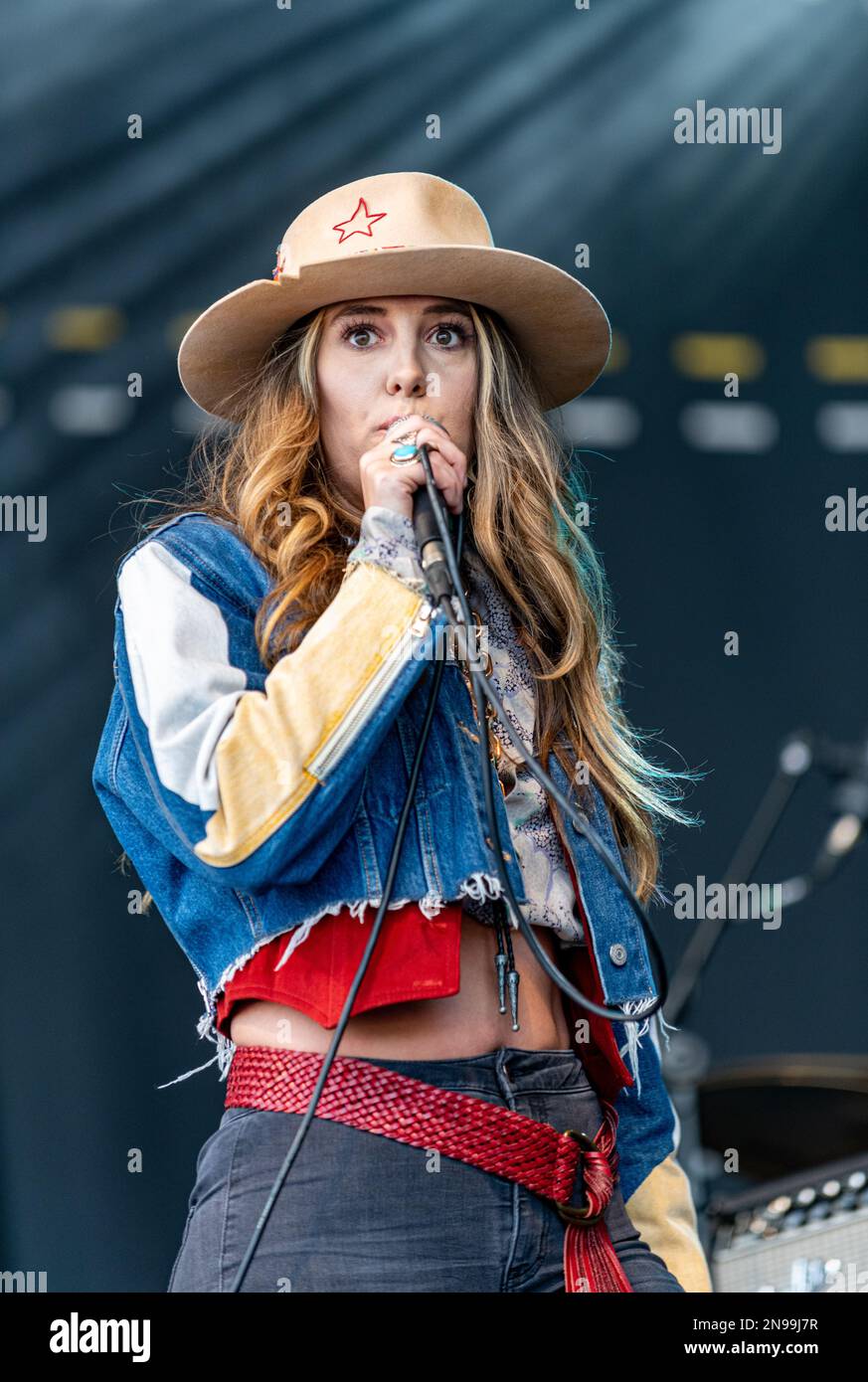 Lainey Wilson Live in concert Stock Photo - Alamy