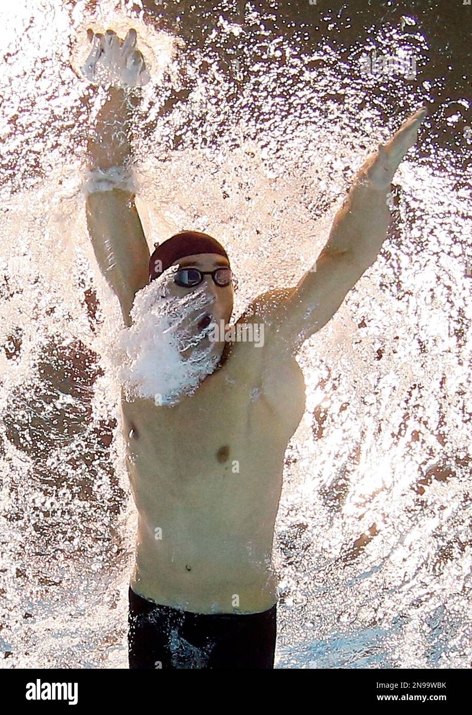 Phelps (Fouth Leg)during the men's 4 x 200-meter freestyle Relay ...
