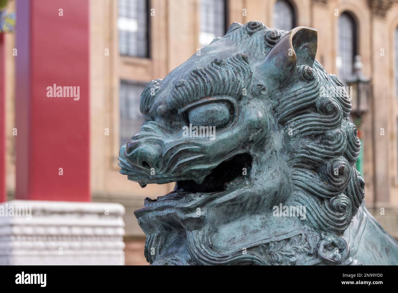 LIVERPOOL, UK - JULY 14 : Chinese Lion statues guarding the entrance to ...