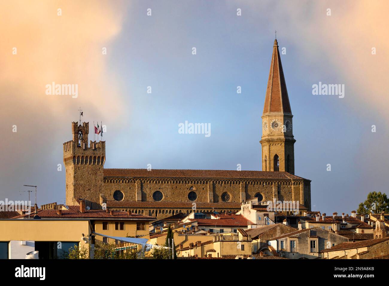 Arezzo Tuscany Italy. The Cathedral (Cattedrale dei Santi Pietro e ...