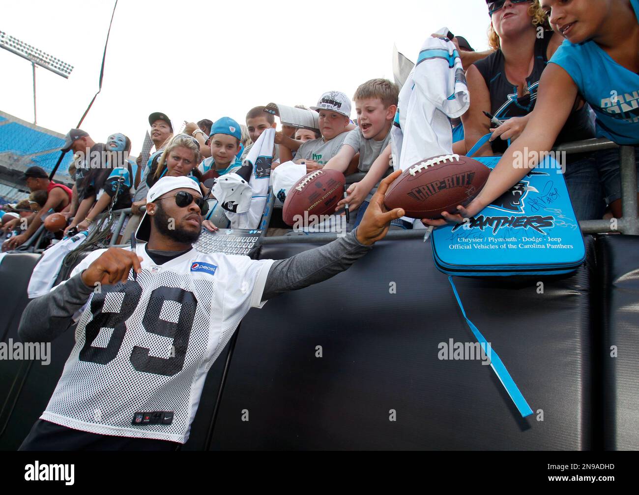 Carolina Panthers' Steve Smith (89) didn't dress for the workout, but ...