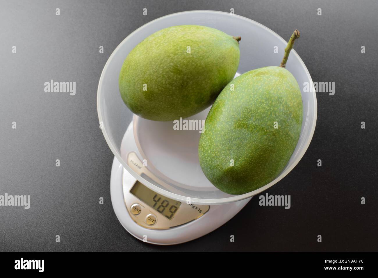Kilogram scale hi-res stock photography and images - Alamy
