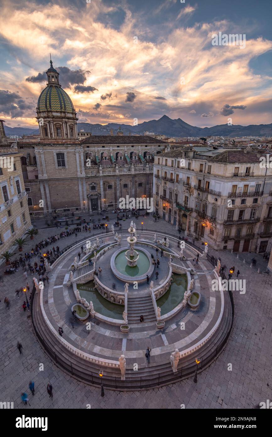 Pretoria square from above sunset hi-res stock photography and images ...