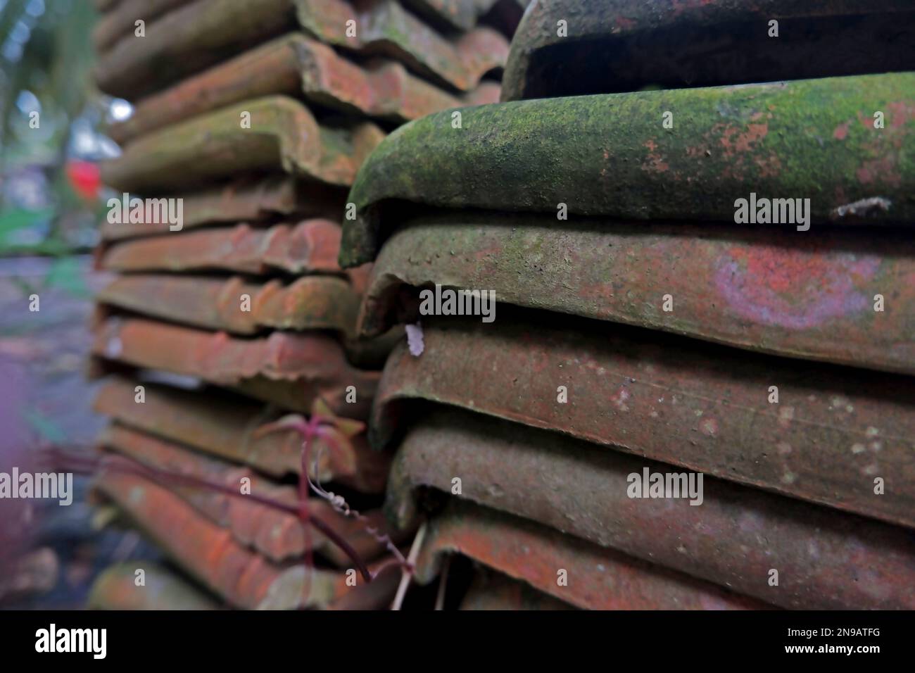 Floor tiles used on wall hi-res stock photography and images - Alamy