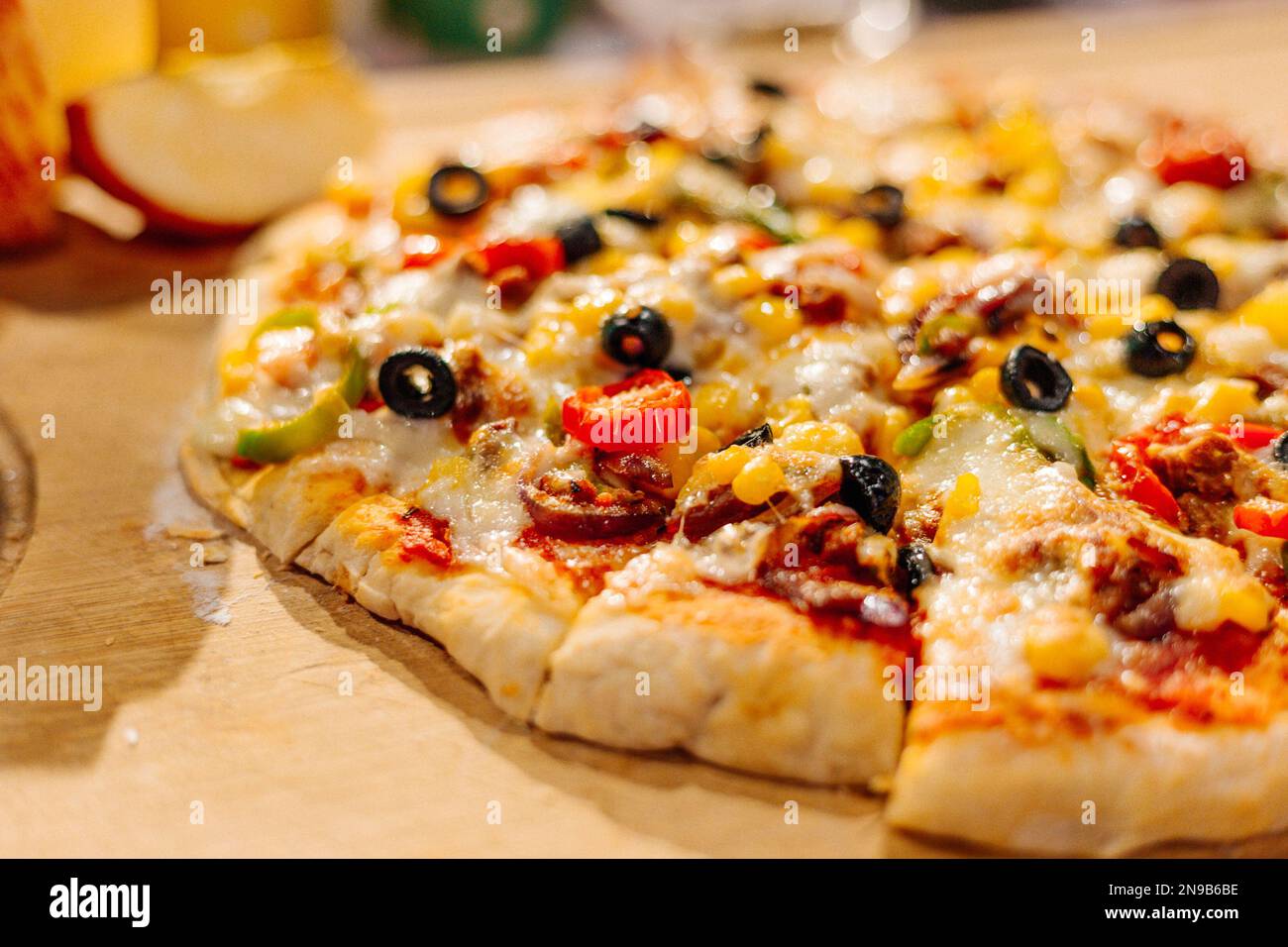 Sparkling red wine pizza hi-res stock photography and images - Alamy