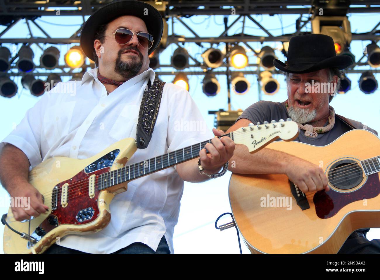 Lead singer Raul Malo, left, and Robert Reynolds, of the country music ...