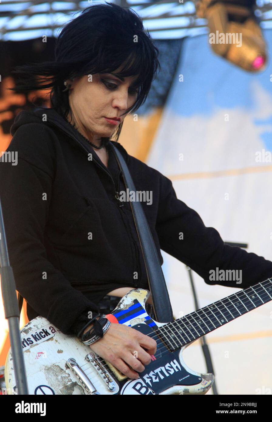 Singer Joan Jett, of Joan Jett and the Blackhearts, performs Thursday ...