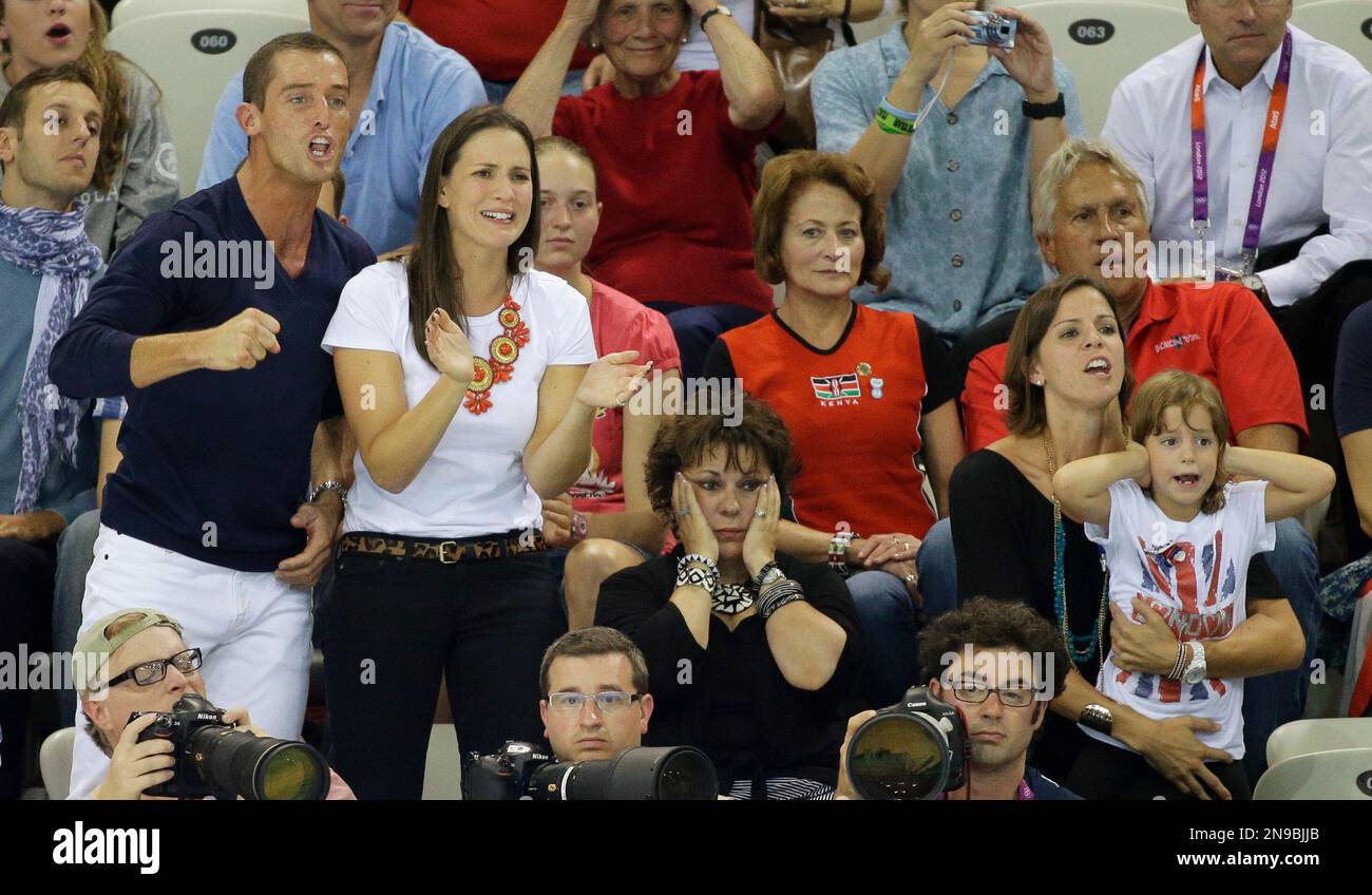 united-states-michael-phelps-mother-debbie-center-reacts-as-he