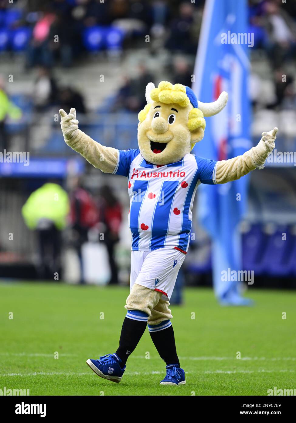LORDNVEEN - Heerenveen mascot Heero during the Dutch premier league ...