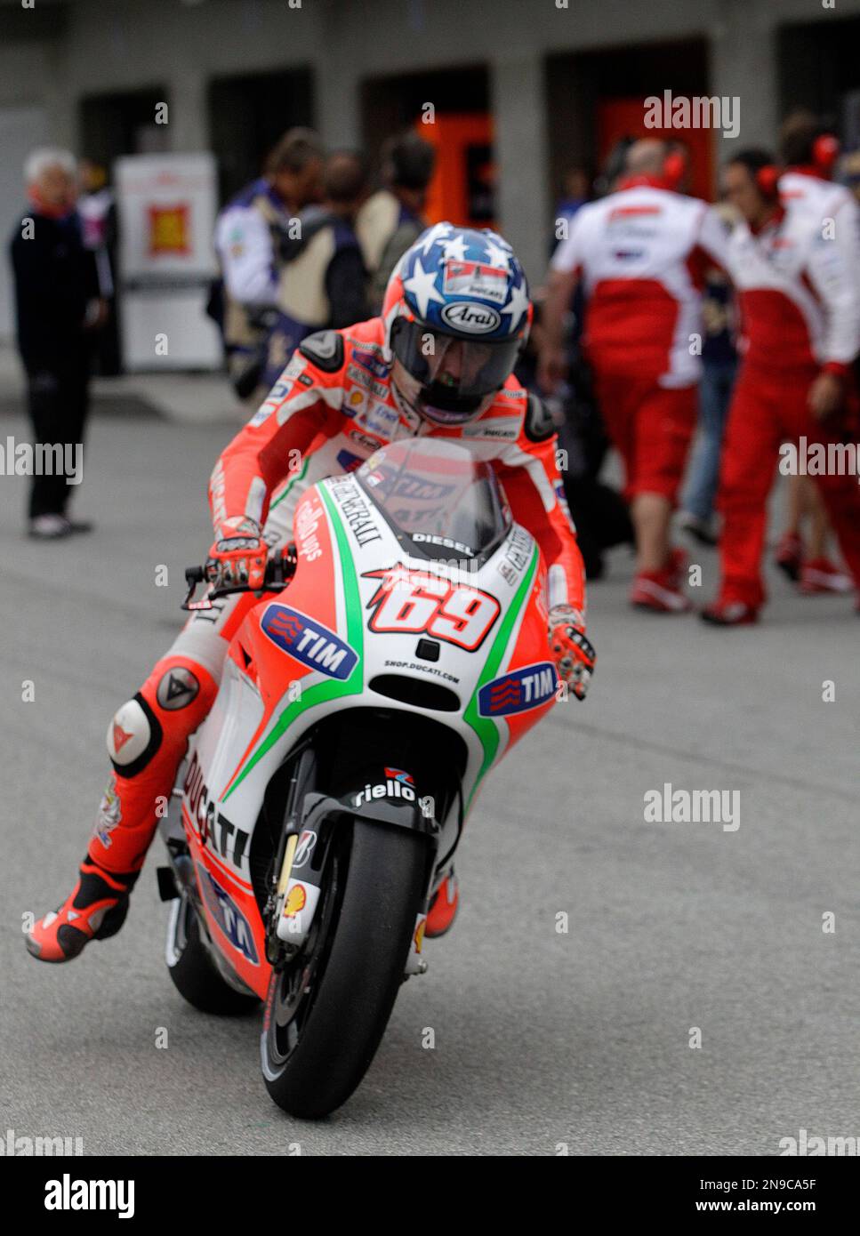 Nicky Hayden leaves the garage to practice for the Red Bull U.S. Grand ...