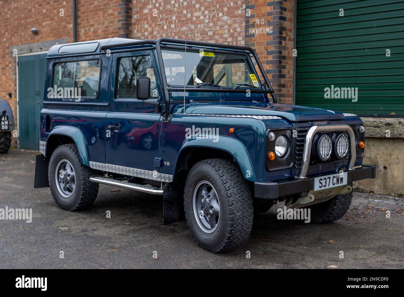 1998 Land Rover Defender Stock Photo - Alamy