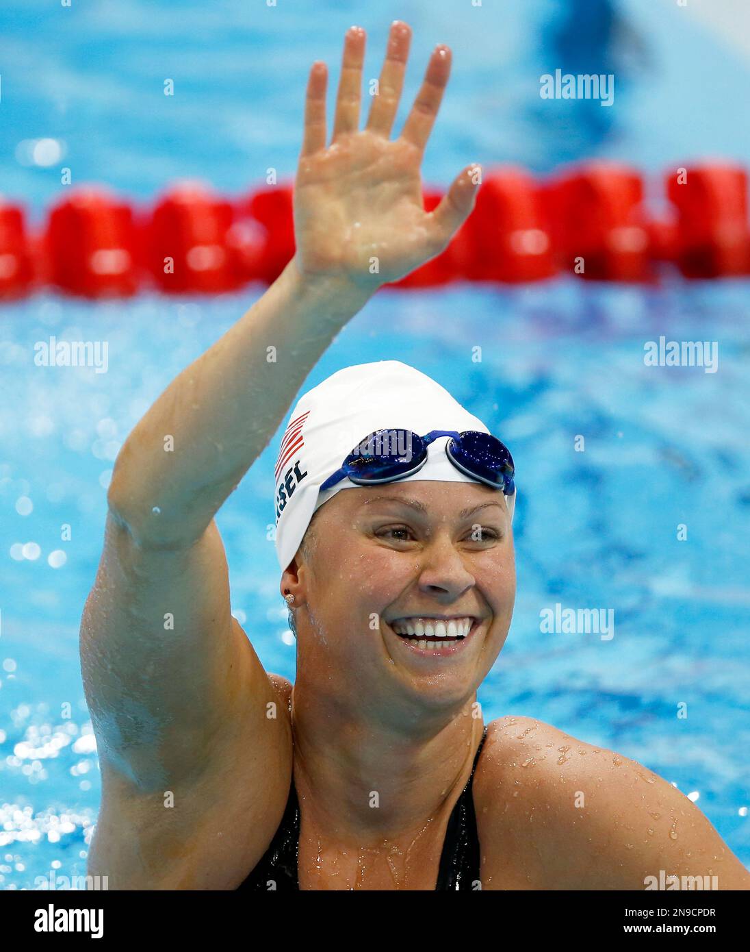United States' Elizabeth Beisel waves after competing in the women's ...