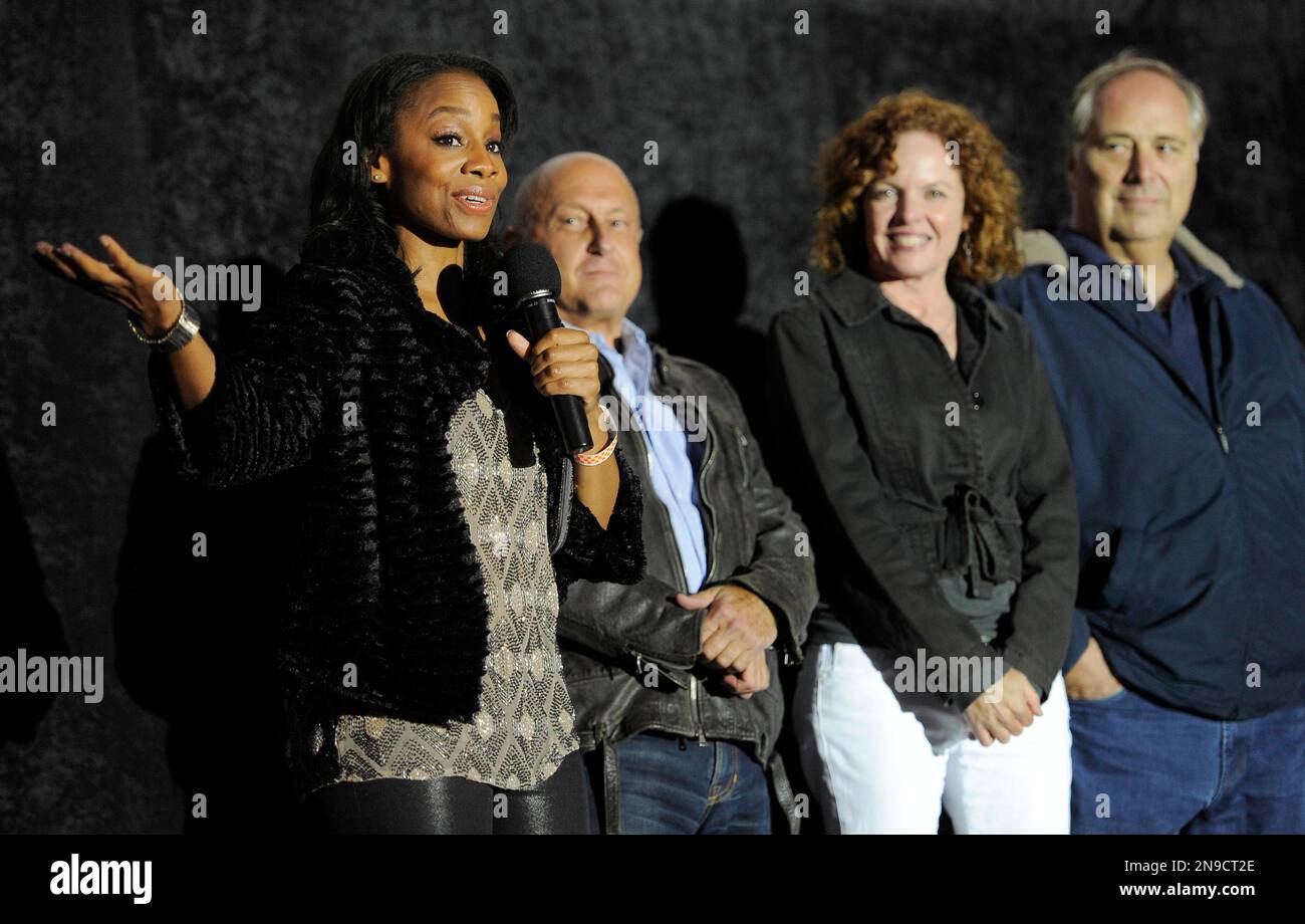 Anika Noni Rose, left, a cast member in the 2006 film "Dreamgirls ...