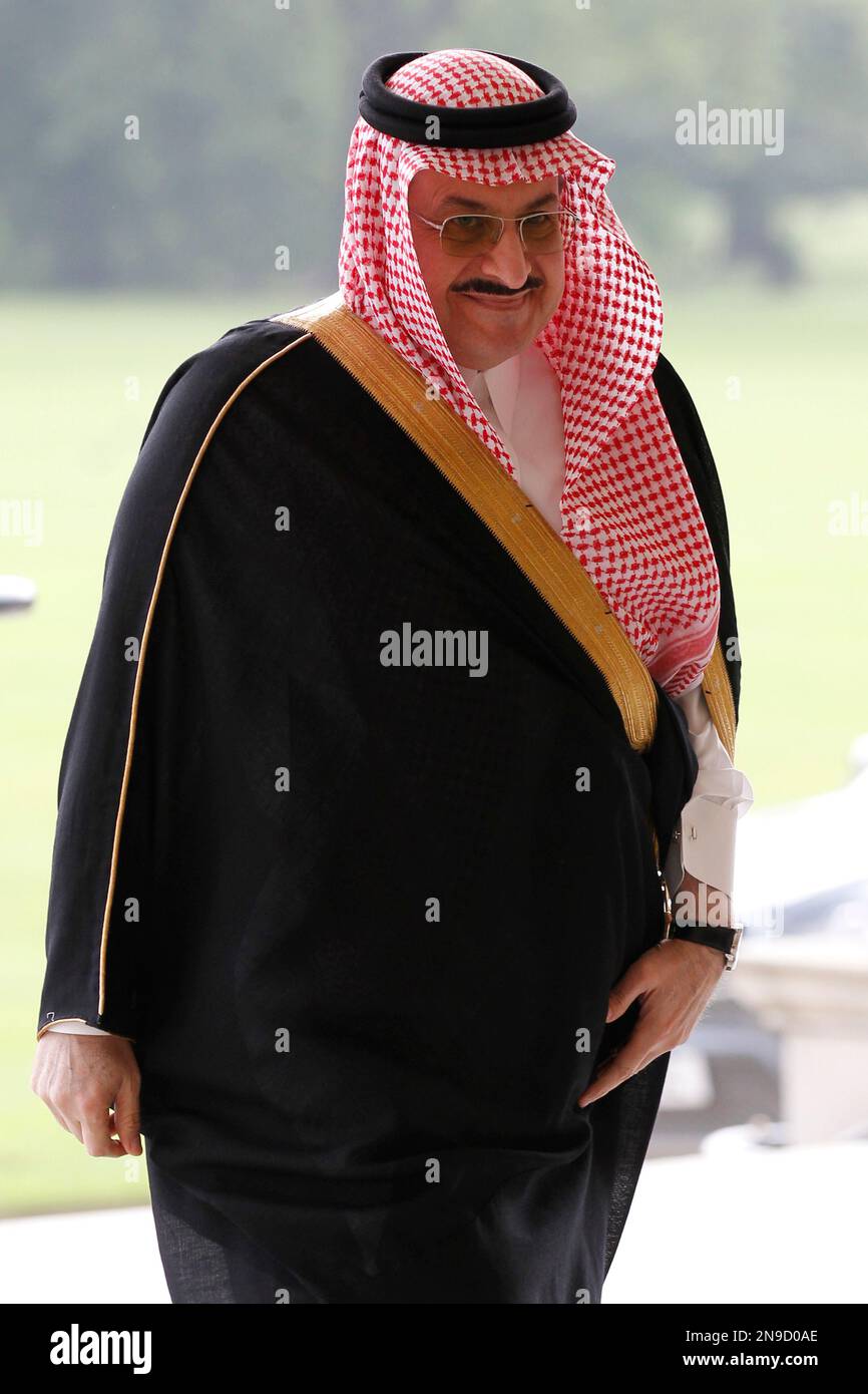 Saudi Arabia's Prince Mohammed bin Nawaf Al Saud arrives at Buckingham ...