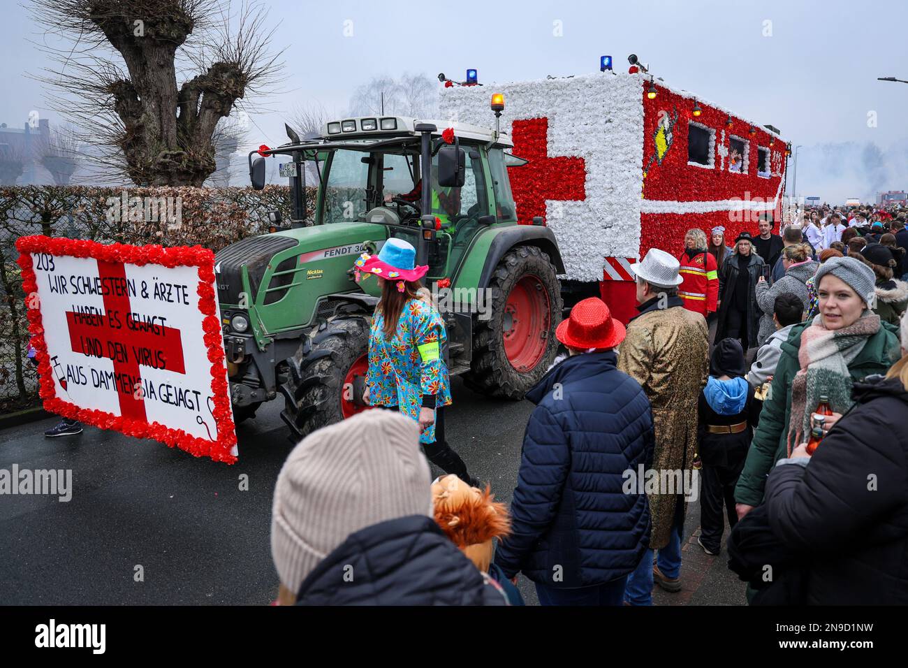 Nurses float hi-res stock photography and images - Alamy