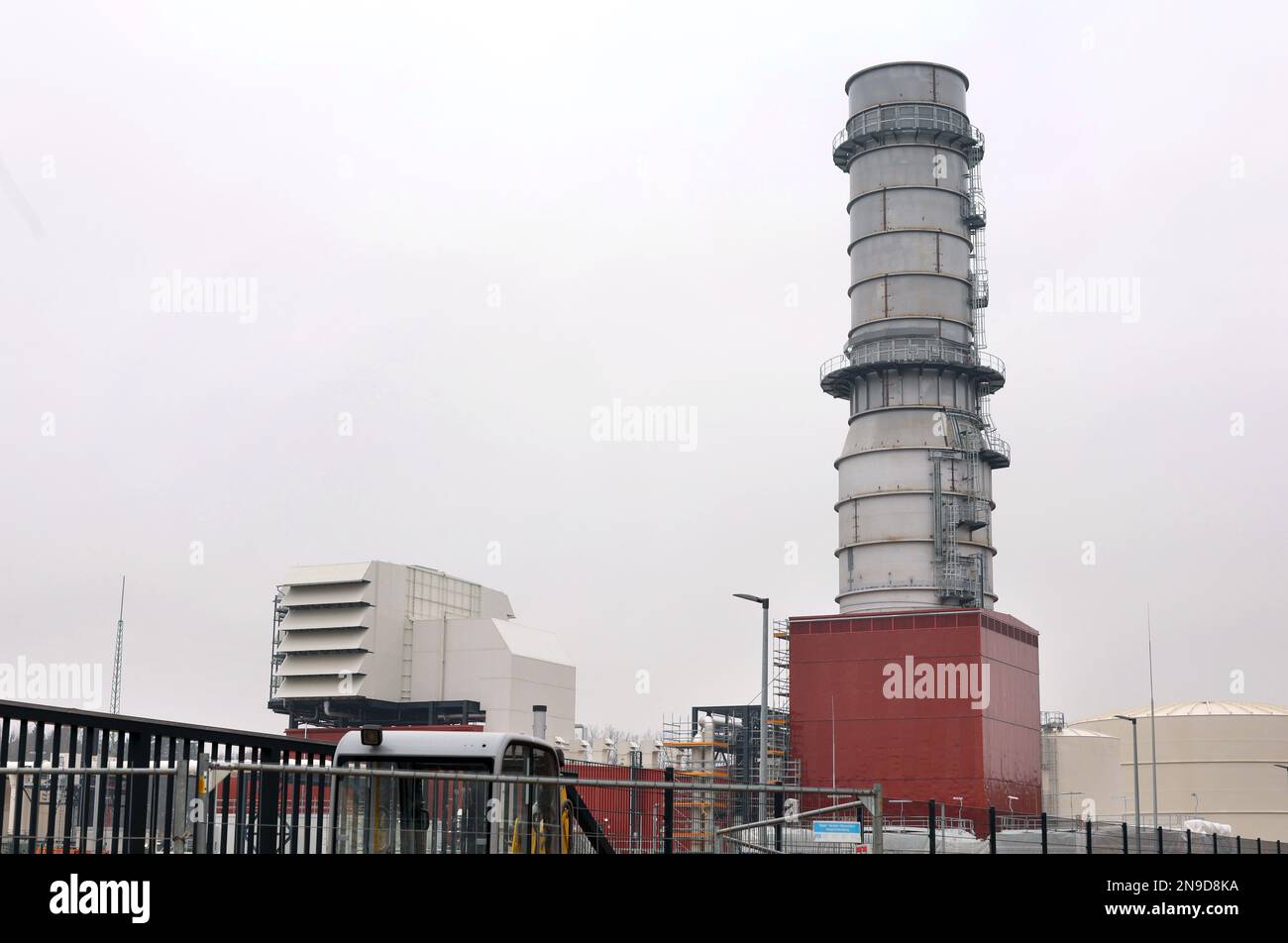 Leipheim, Germany. 12th Feb, 2023. A gas-fired power plant under ...