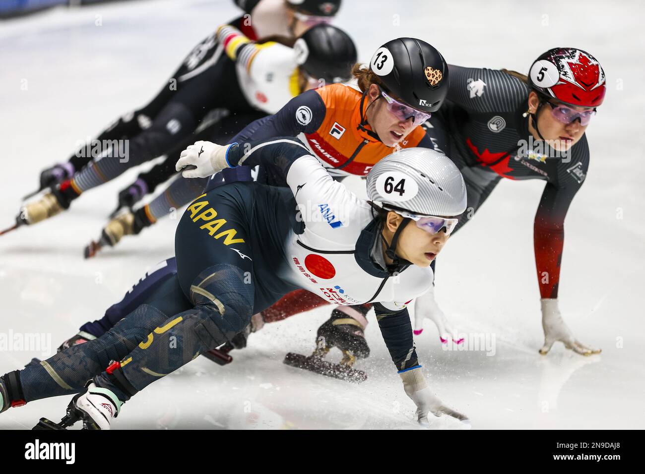 DORDRECHT - Ami Hirai (JPN), Rianne de Vries (NED), Courtney Sarault (CAN) (lr) in action in the ...