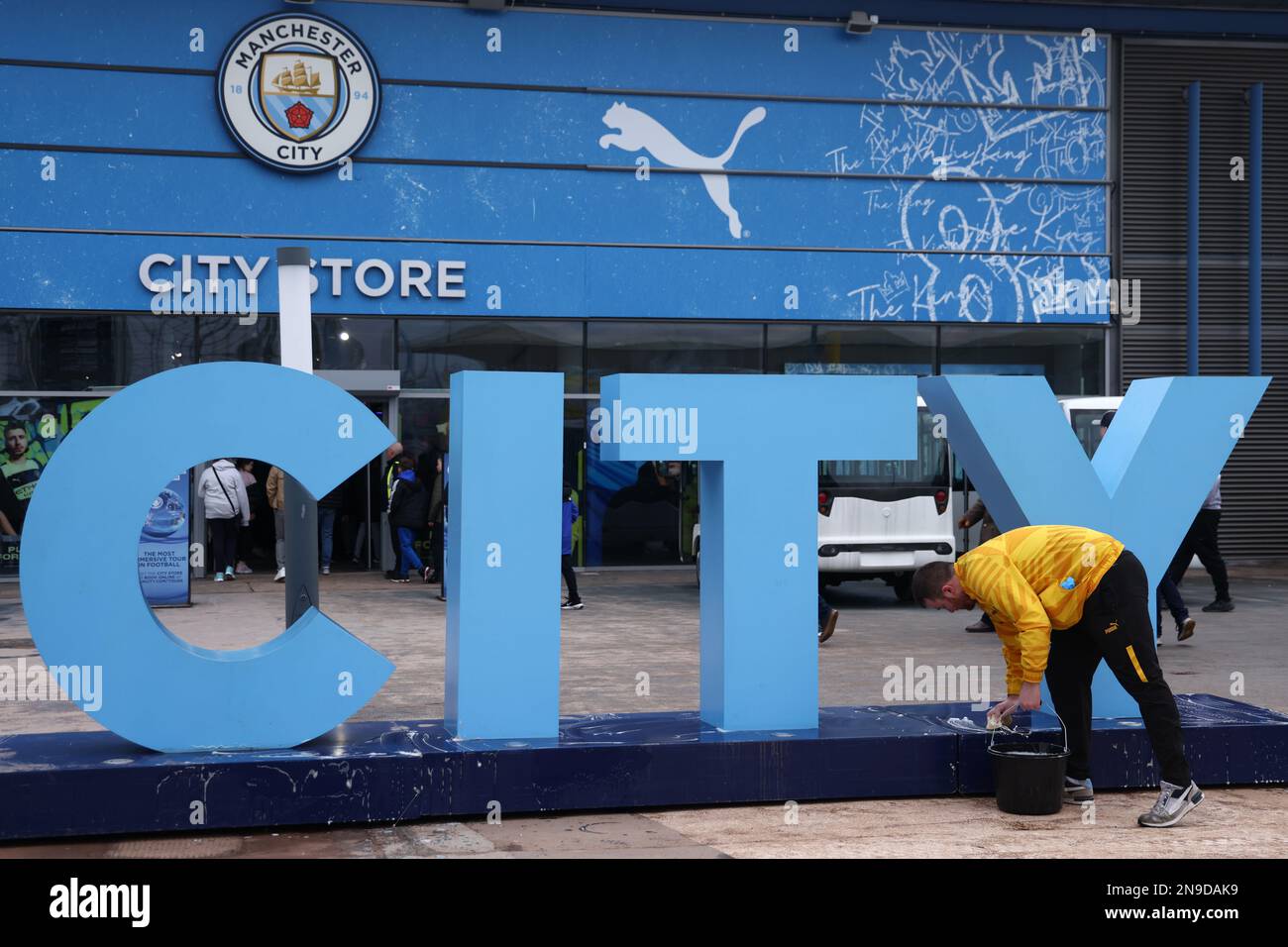 Manchester city football club sign hi-res stock photography and images ...