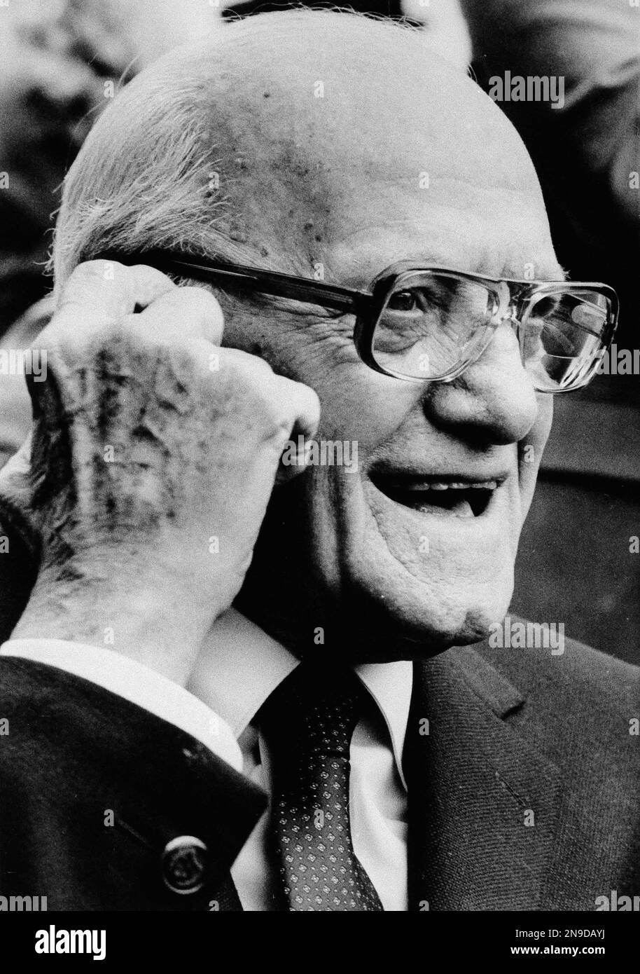 George Halas, 88, is shown in 1983. (AP Photo Stock Photo - Alamy