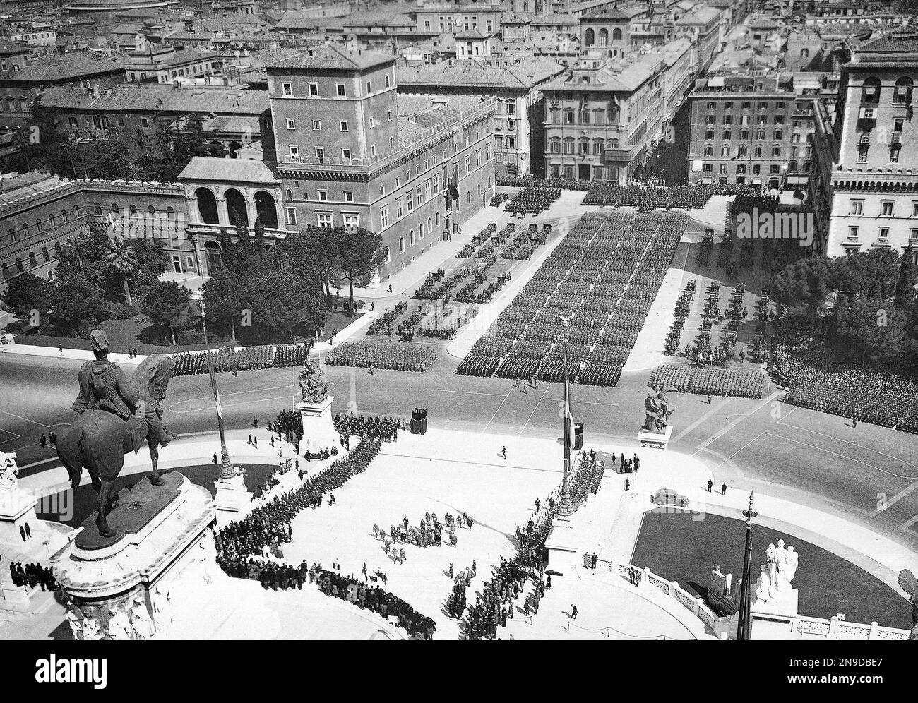 Troops of the Rome garrison massed in Rome's Piazza Venezia for Army ...