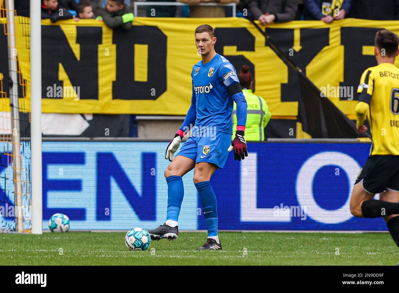 ARNHEM, NETHERLANDS - FEBRUARY 12: goalkeeper Kjell Scherpen of Vitesse ...